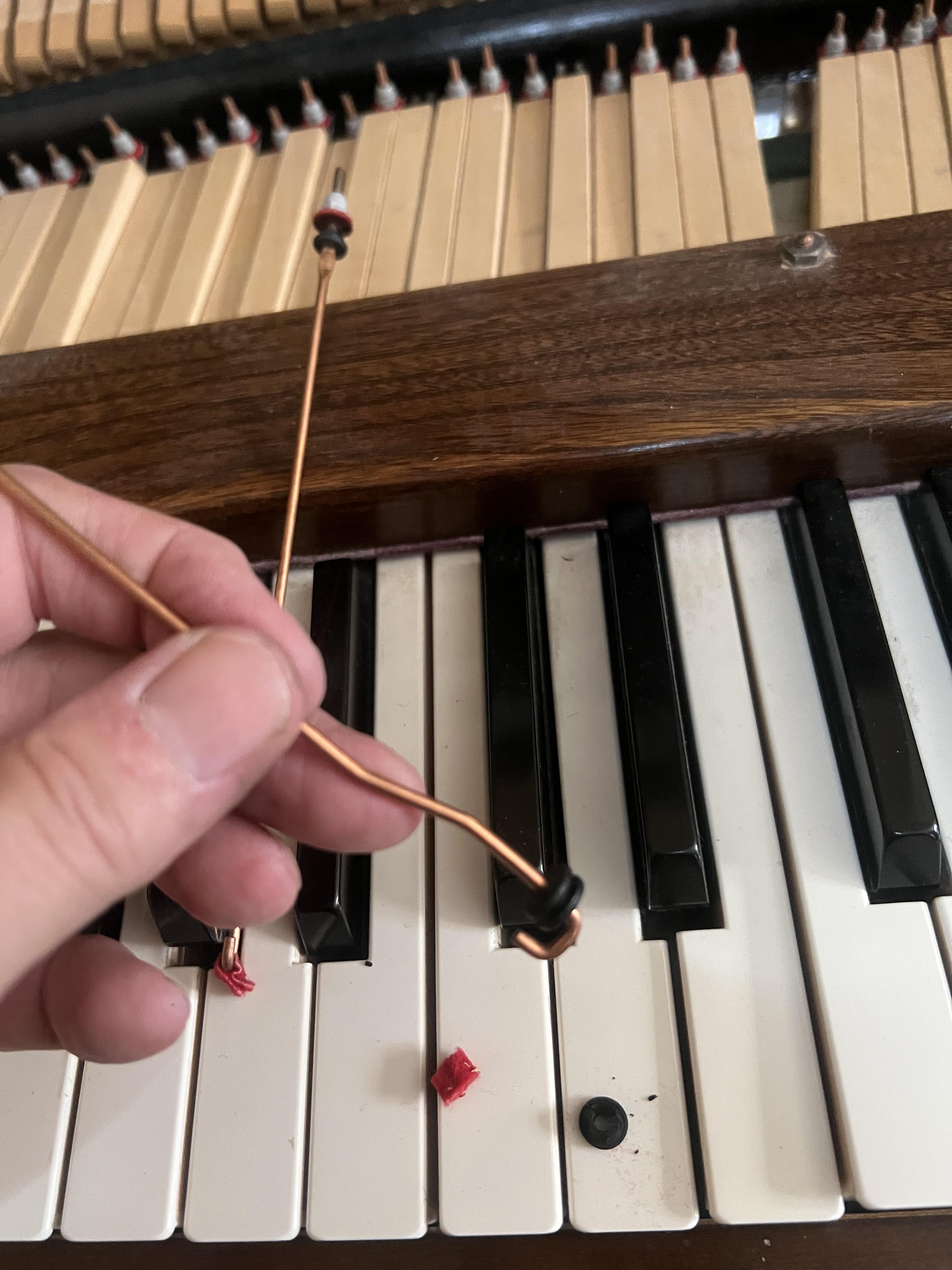 Spinet donut grommet replacement | Pianotech