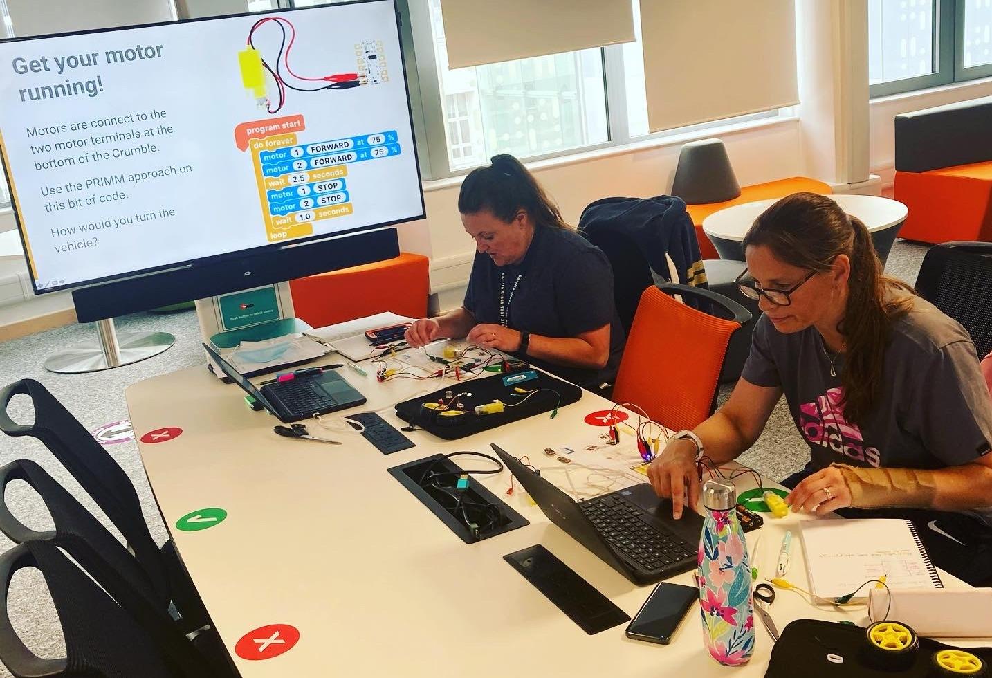 Developing Leader – e) Physical Computing - Primary Leadership Journey