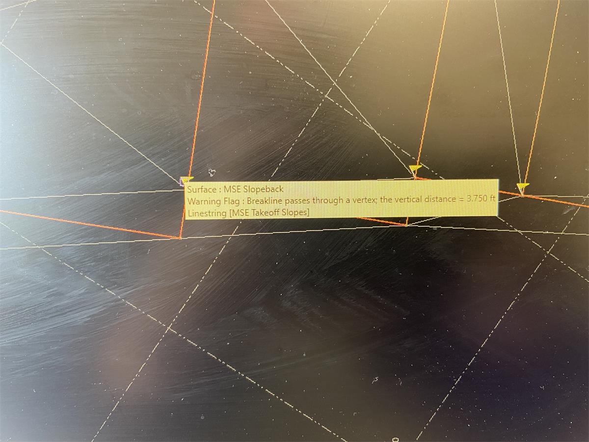 Warning Flag: Break lines passes through a vertex | Trimble Business Center